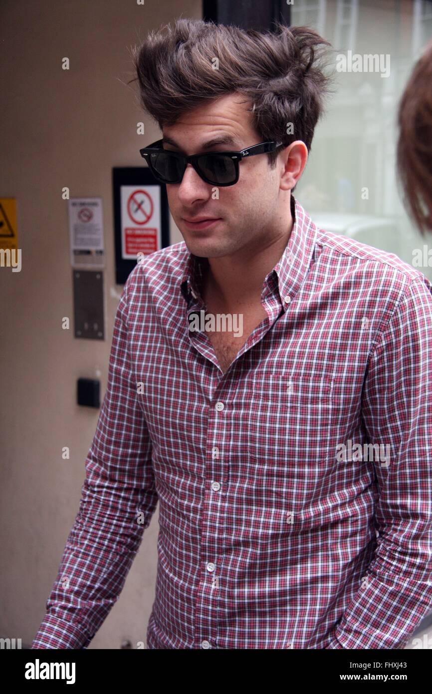 Mark ronson hi-res stock photography and images - Alamy