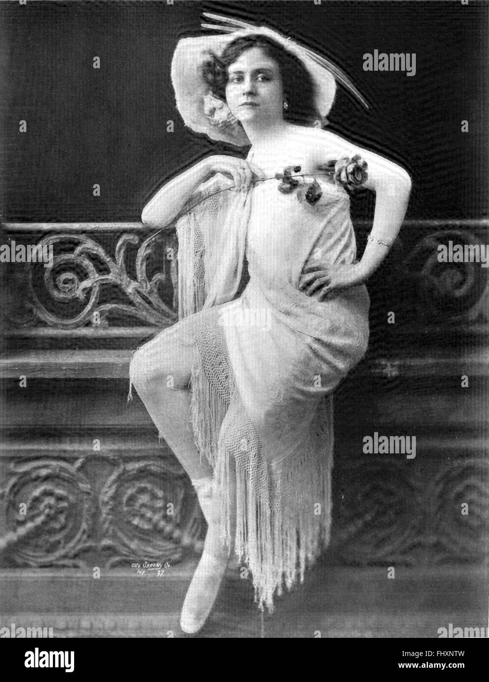 Ann dancer hi-res stock photography and images - Alamy