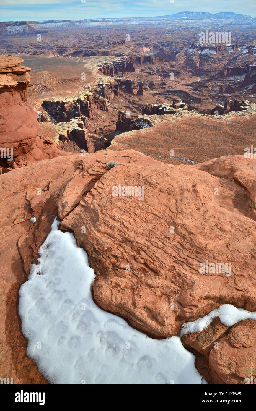 View along White Rim Overlook Trail in Island of the Sky District in ...