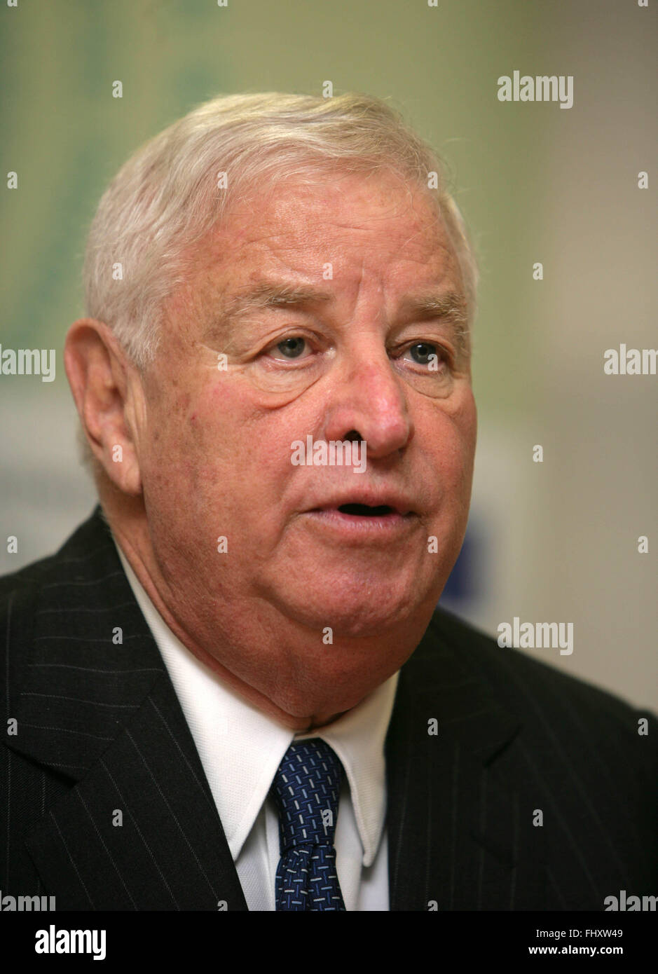 New U.S. Ambassador to the Court of St. James’s, London, Louis Susman ...