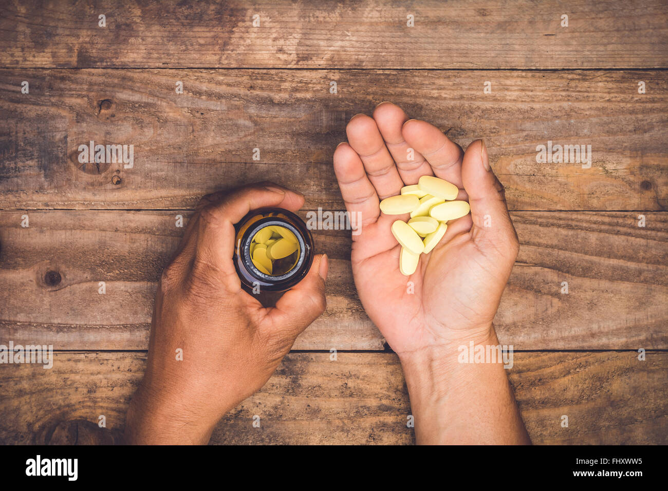Drug pouring old man hand hi-res stock photography and images - Alamy