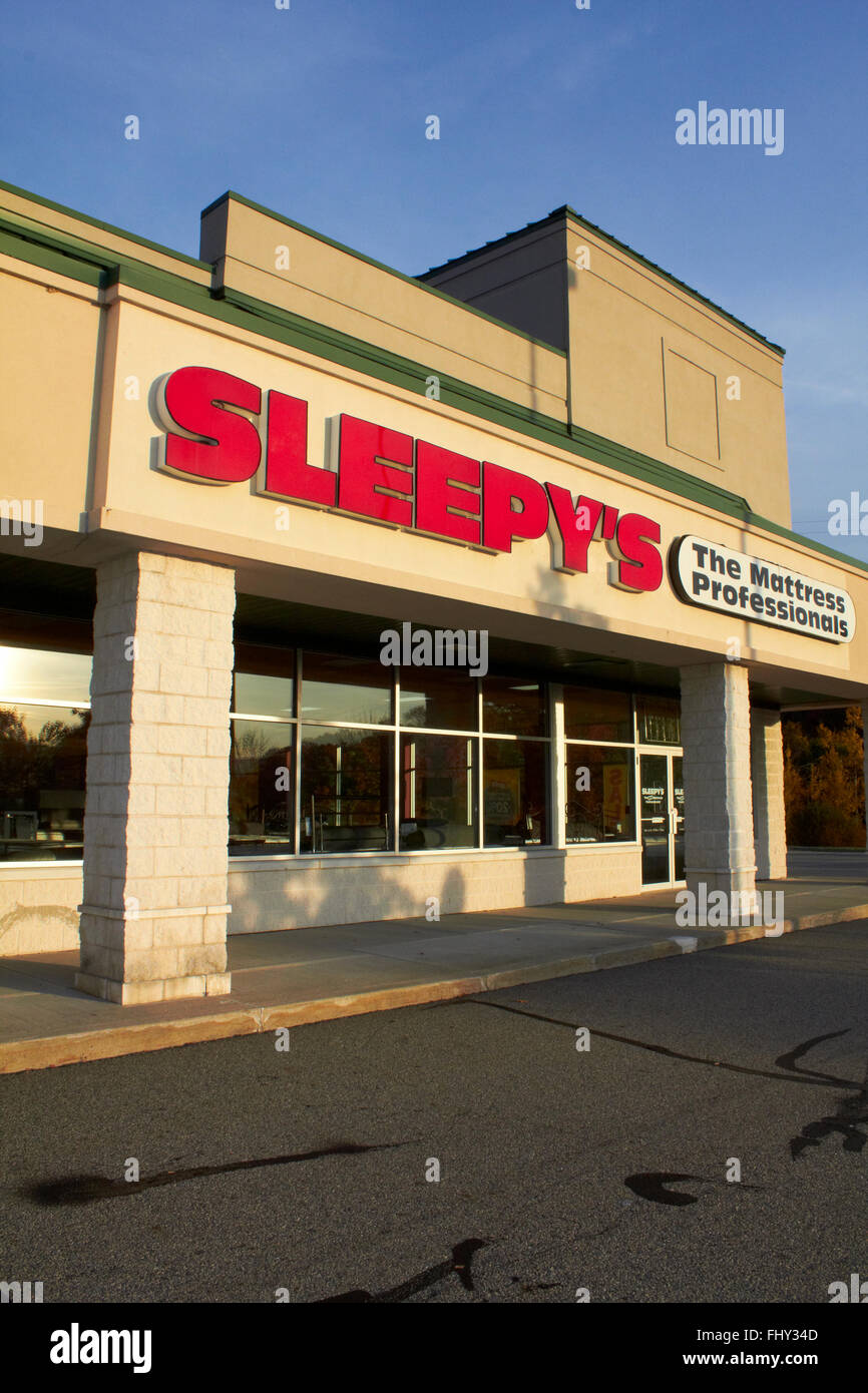 Sleepy's Store Front Stock Photo - Alamy