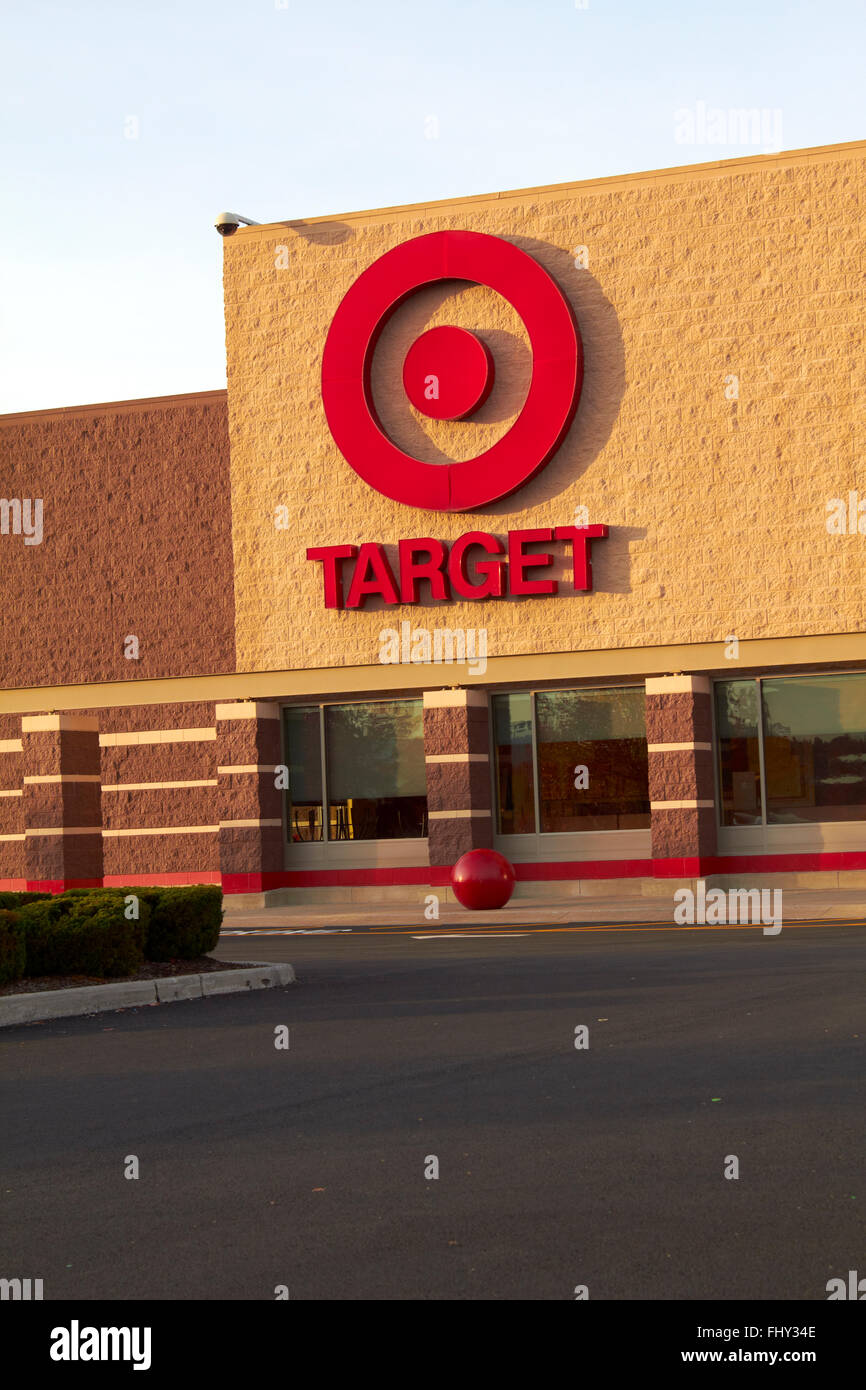 Target Store Front Stock Photo - Alamy