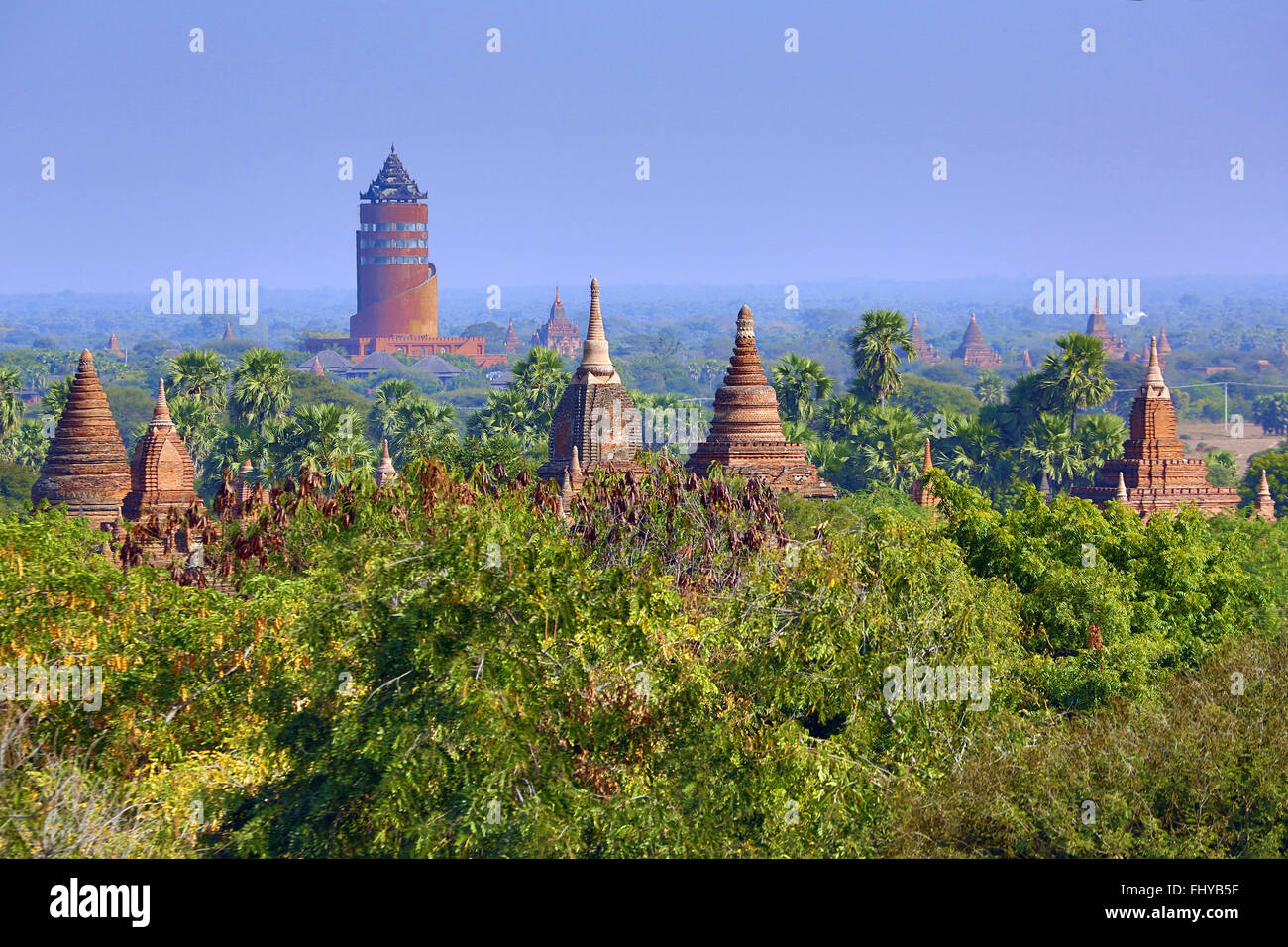 Temples and pagodas and the Bagan Viewing Tower on the Central Plain of ...