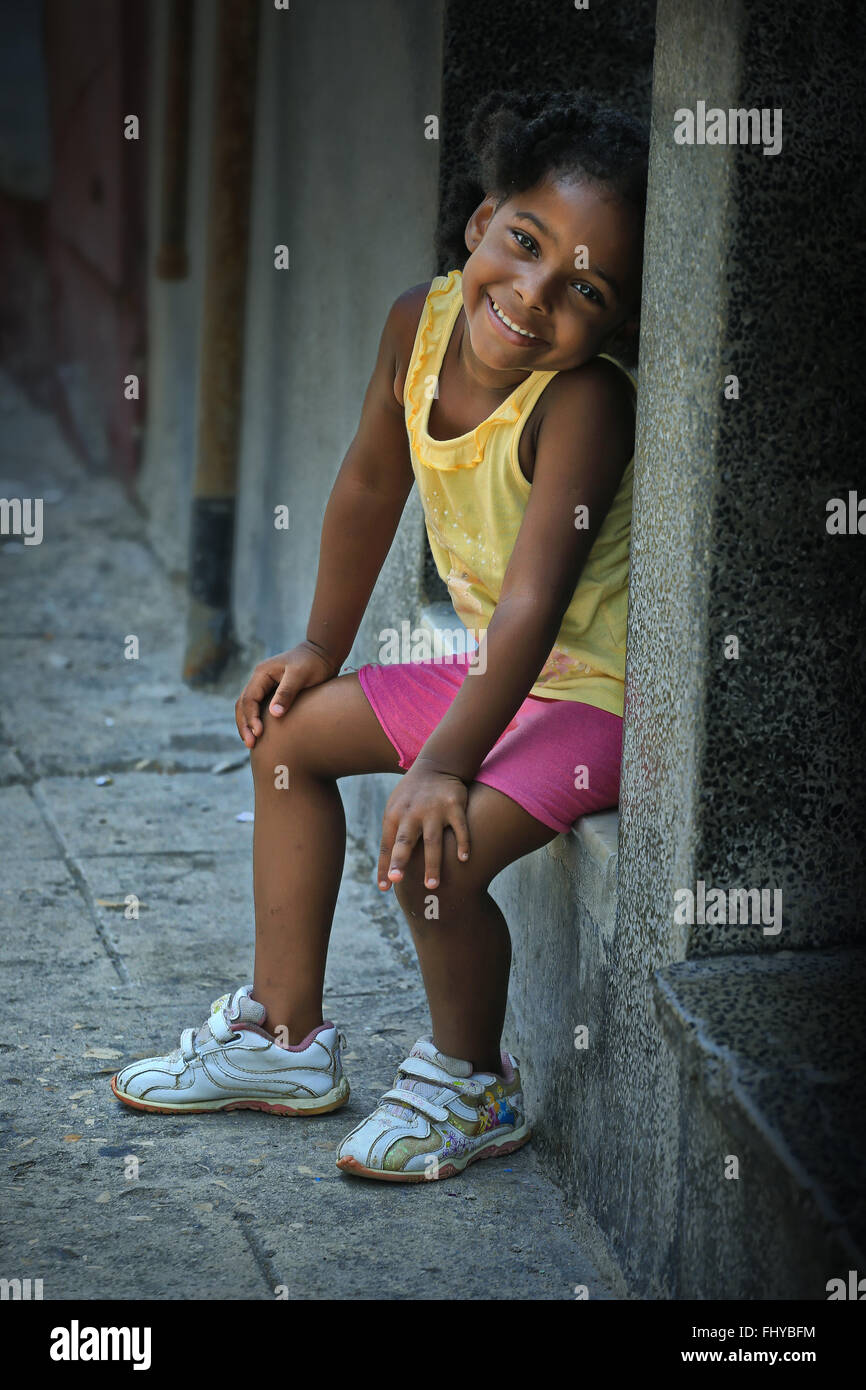 Street scene. Portrait of a Cuban girl in Havana Stock Photo - Alamy