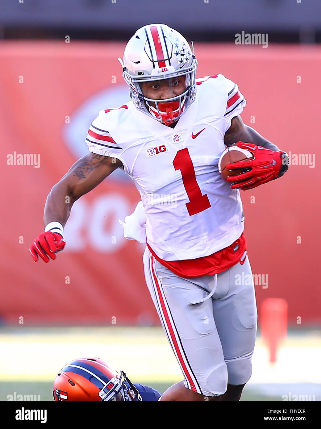 Ohio State Buckeyes wide receiver Braxton Miller (1) in action during ...