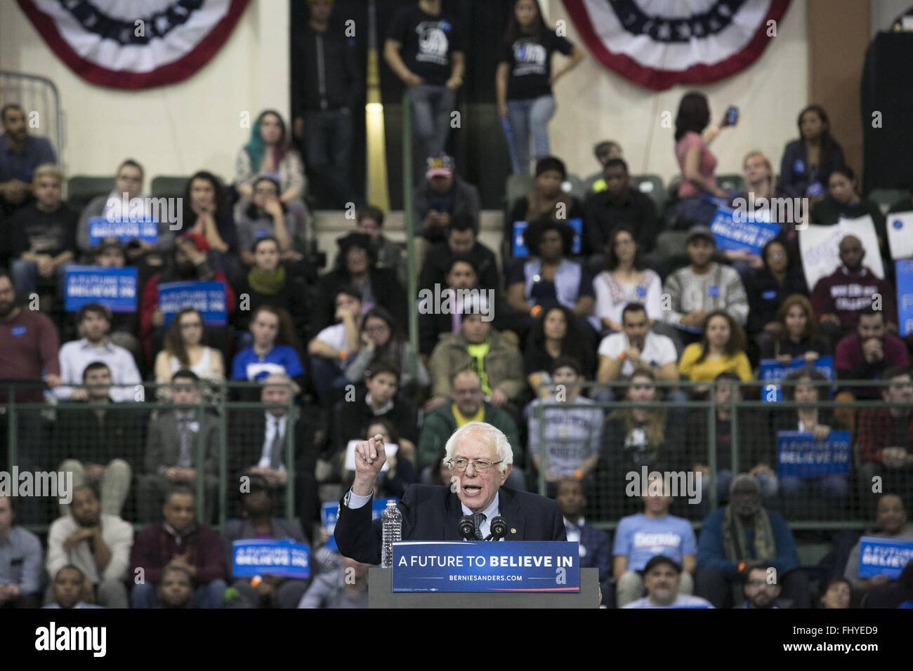Chicago, Illinois, USA. 25th Feb, 2016. Democratic Presidential ...
