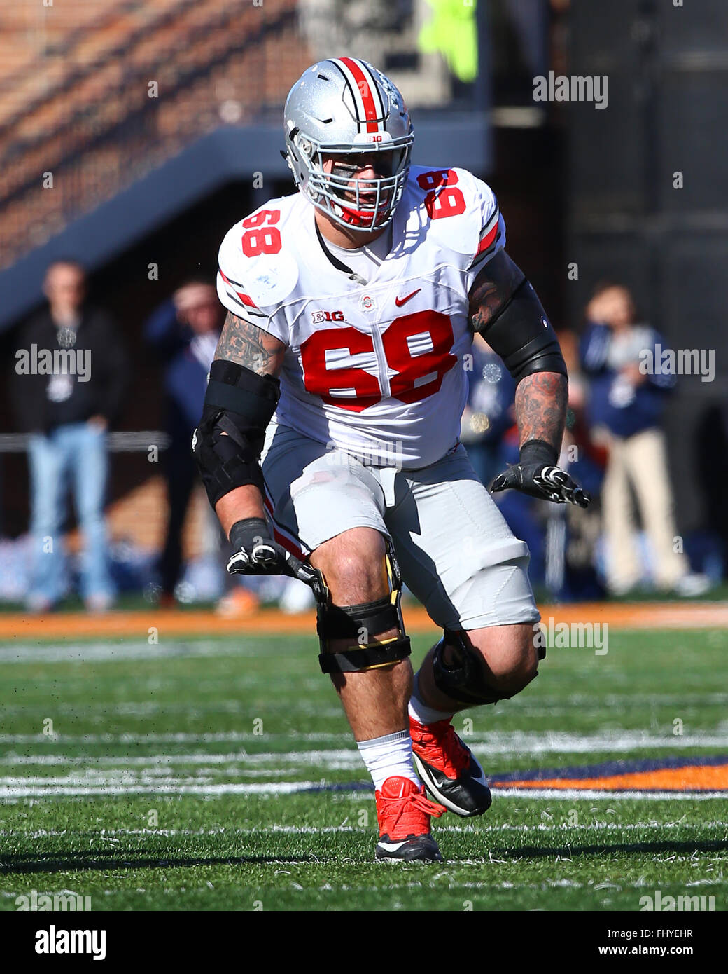 Ohio State Buckeyes offensive lineman Taylor Decker (68) in action ...