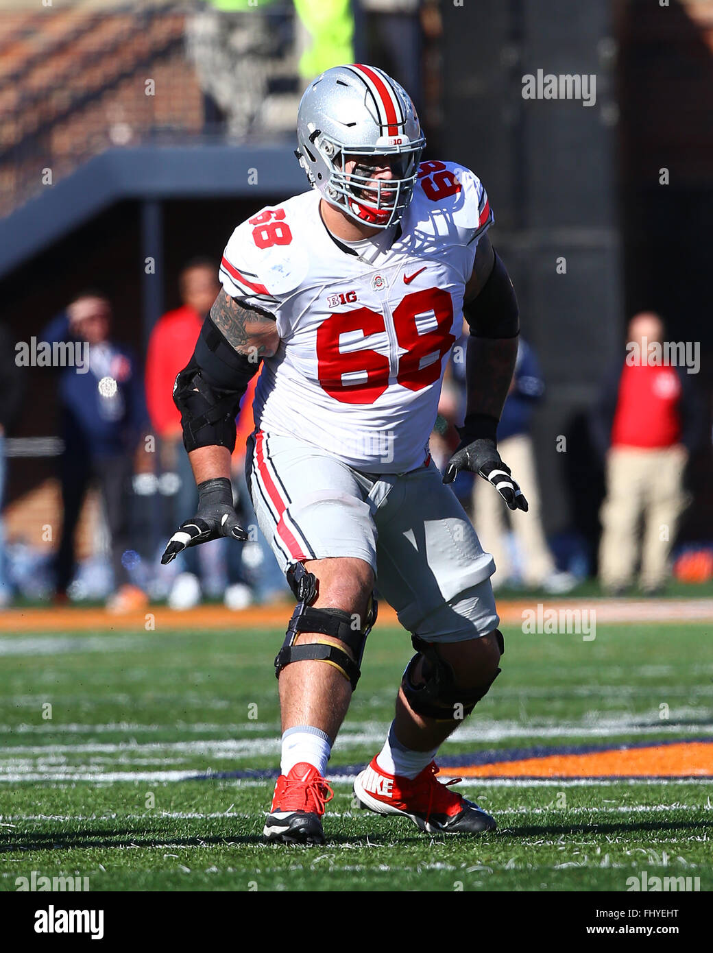 Ohio State Buckeyes offensive lineman Taylor Decker (68) in action ...
