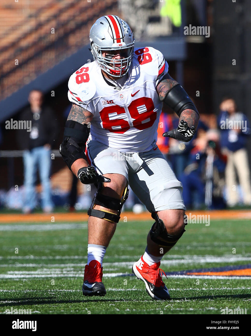 Ohio State Buckeyes offensive lineman Taylor Decker (68) in action ...