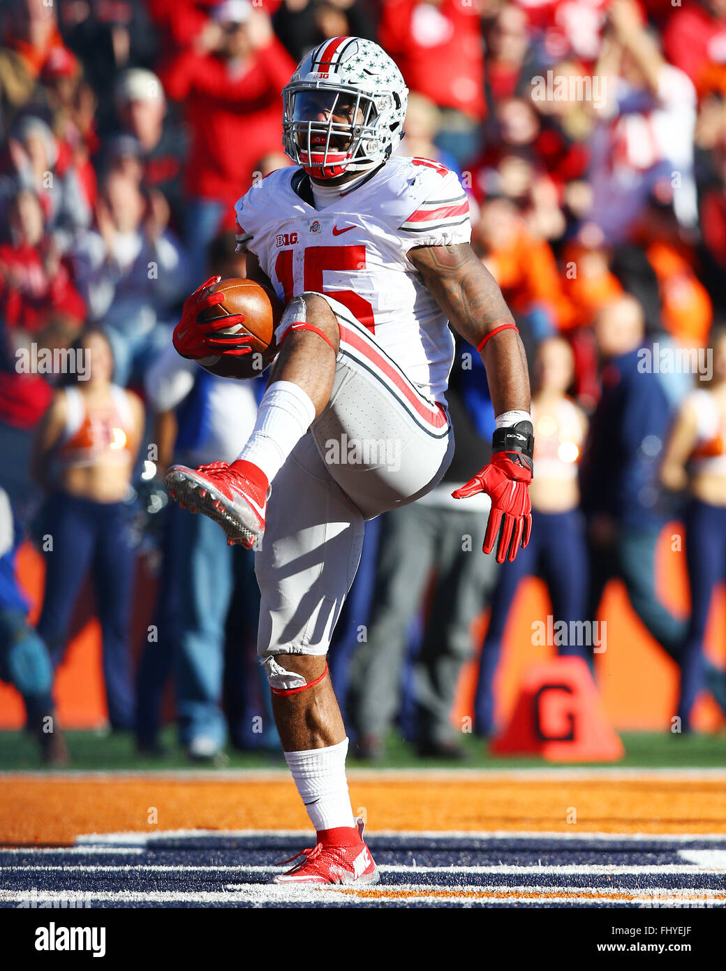 Ohio State Buckeyes running back Ezekiel Elliott (15) celebrates after ...