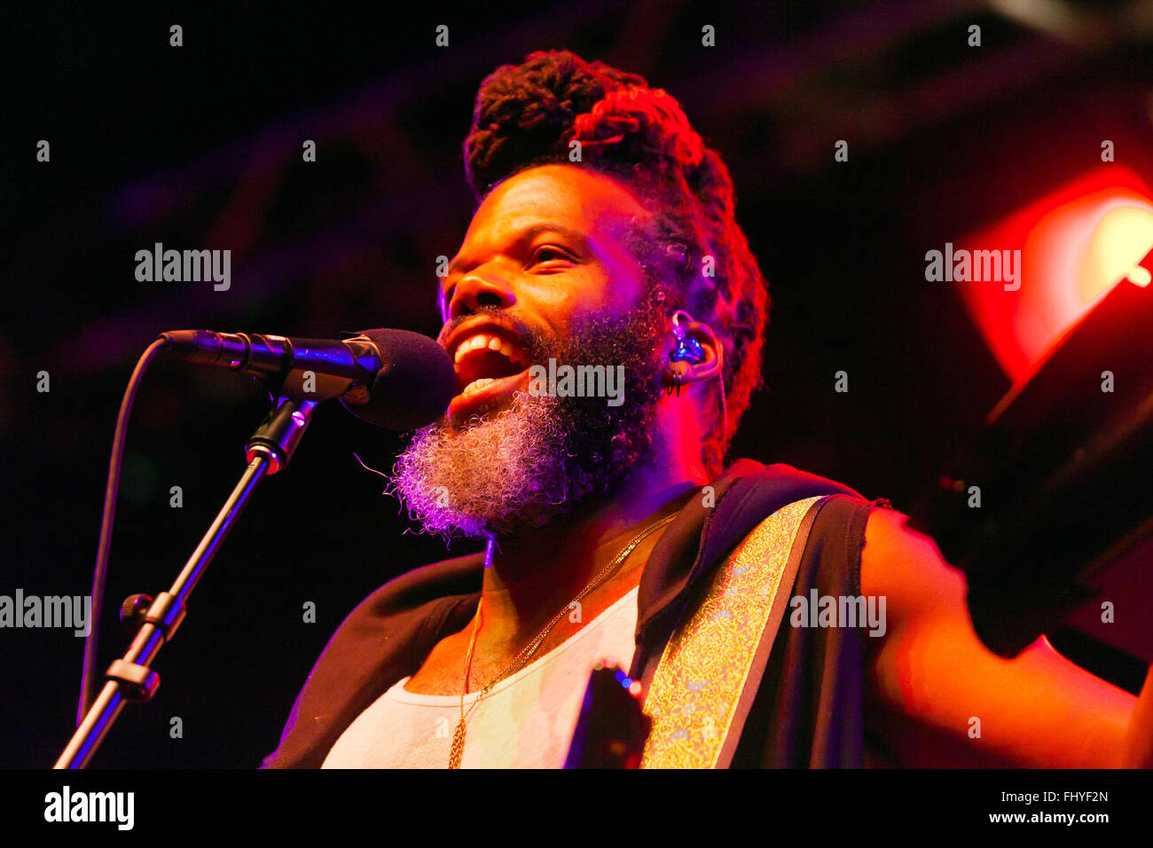 CASEY BENJAMIN performs with the ROBERT GLASPER EXPERIMENT on the main ...