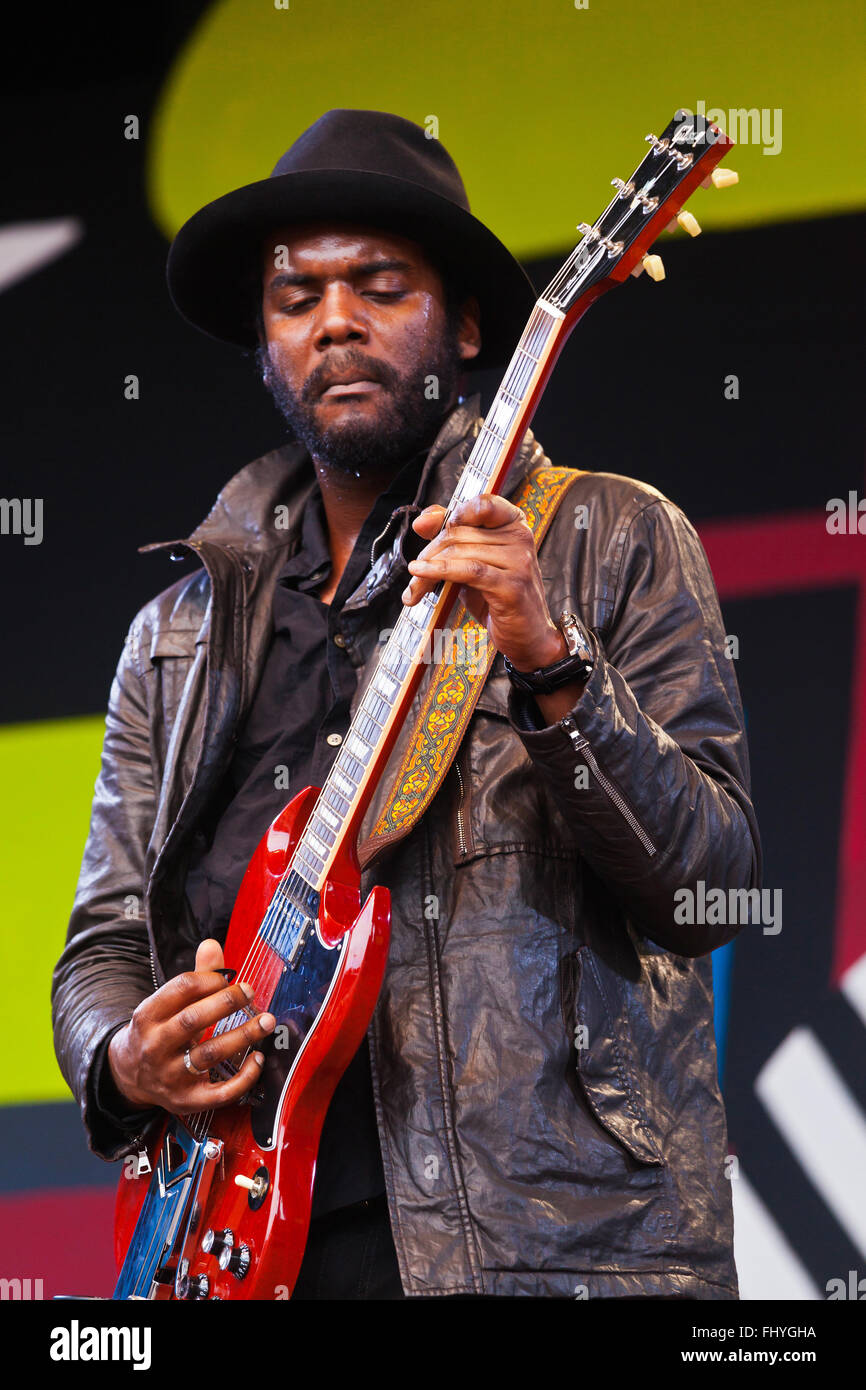 Gary clark jr perform hi-res stock photography and images - Alamy