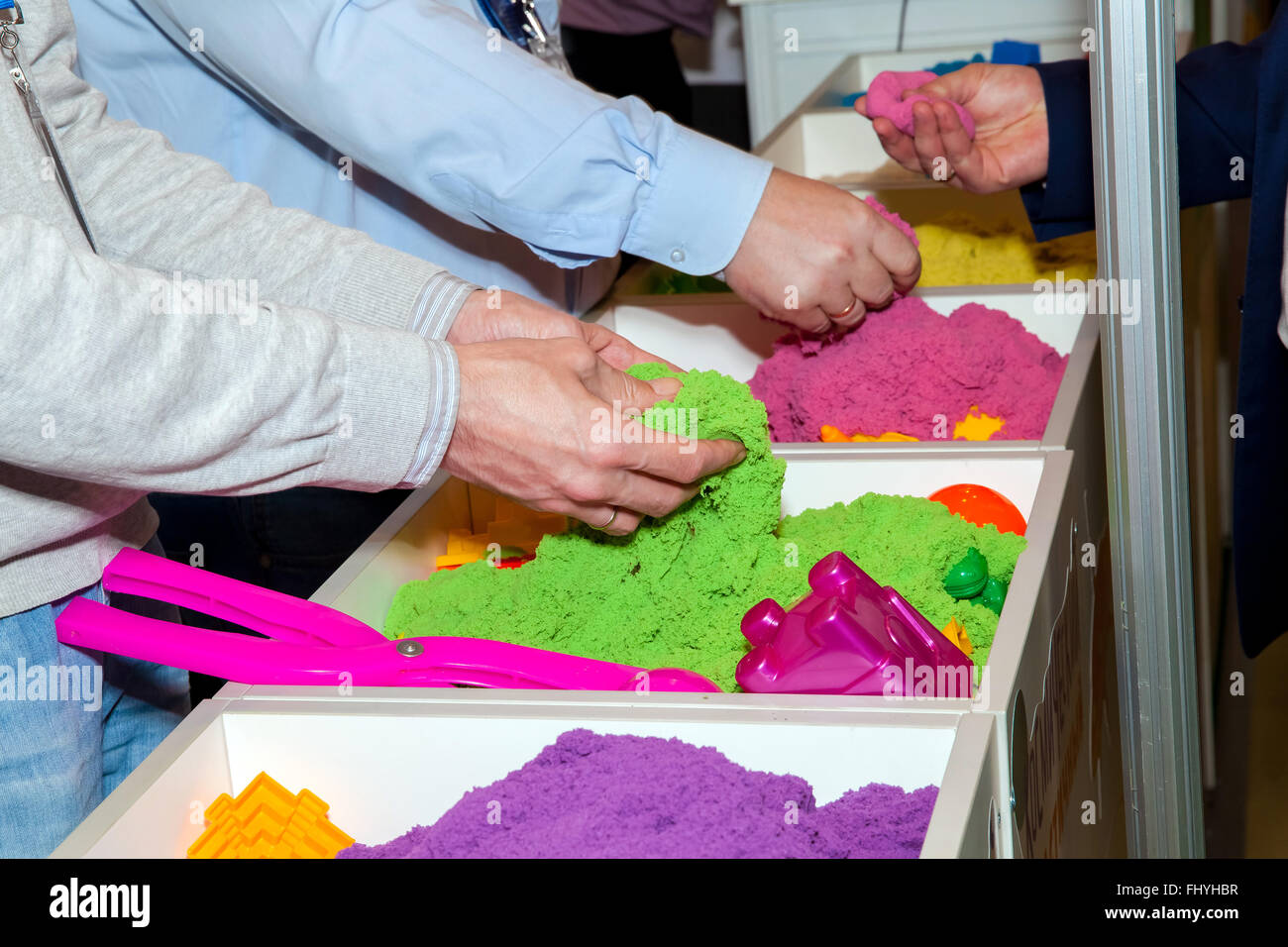 Kinetic sand hi-res stock photography and images - Alamy