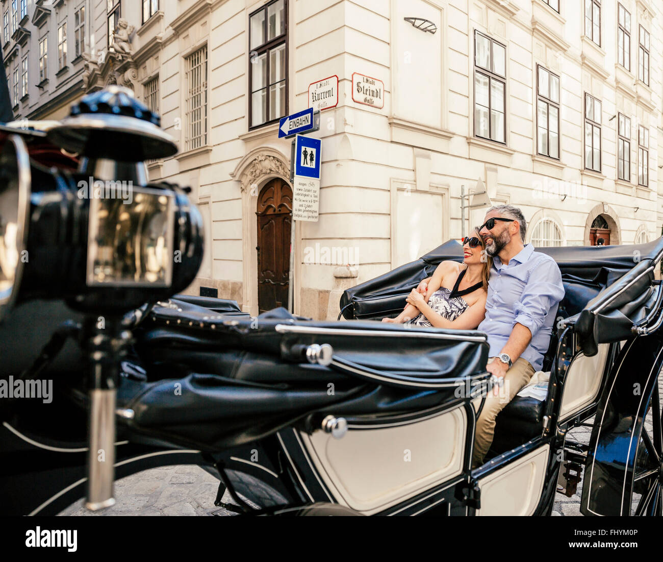 Couple in love sitting in a fiaker hi-res stock photography and images ...