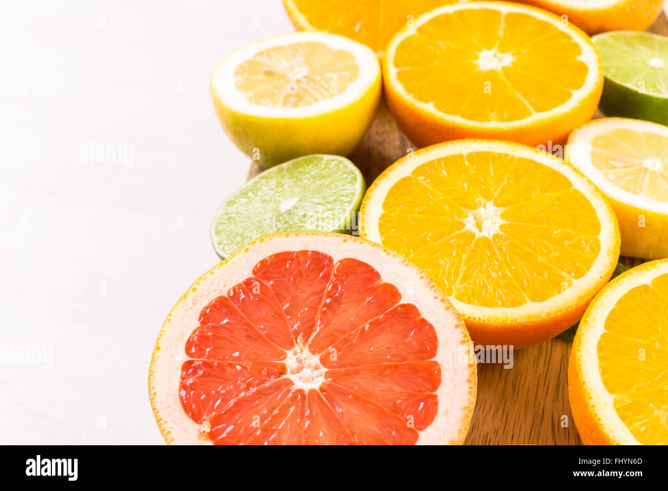 Variety of citrus fruit including lemons, lines, grapefruits and oranges Stock Photo - Alamy