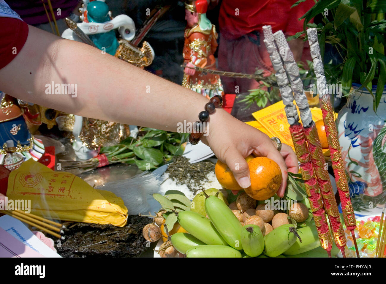 Asian fruit platter hi-res stock photography and images - Alamy