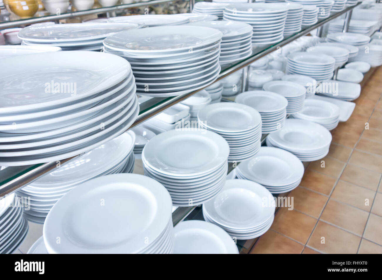 Clean plates hi-res stock photography and images - Alamy
