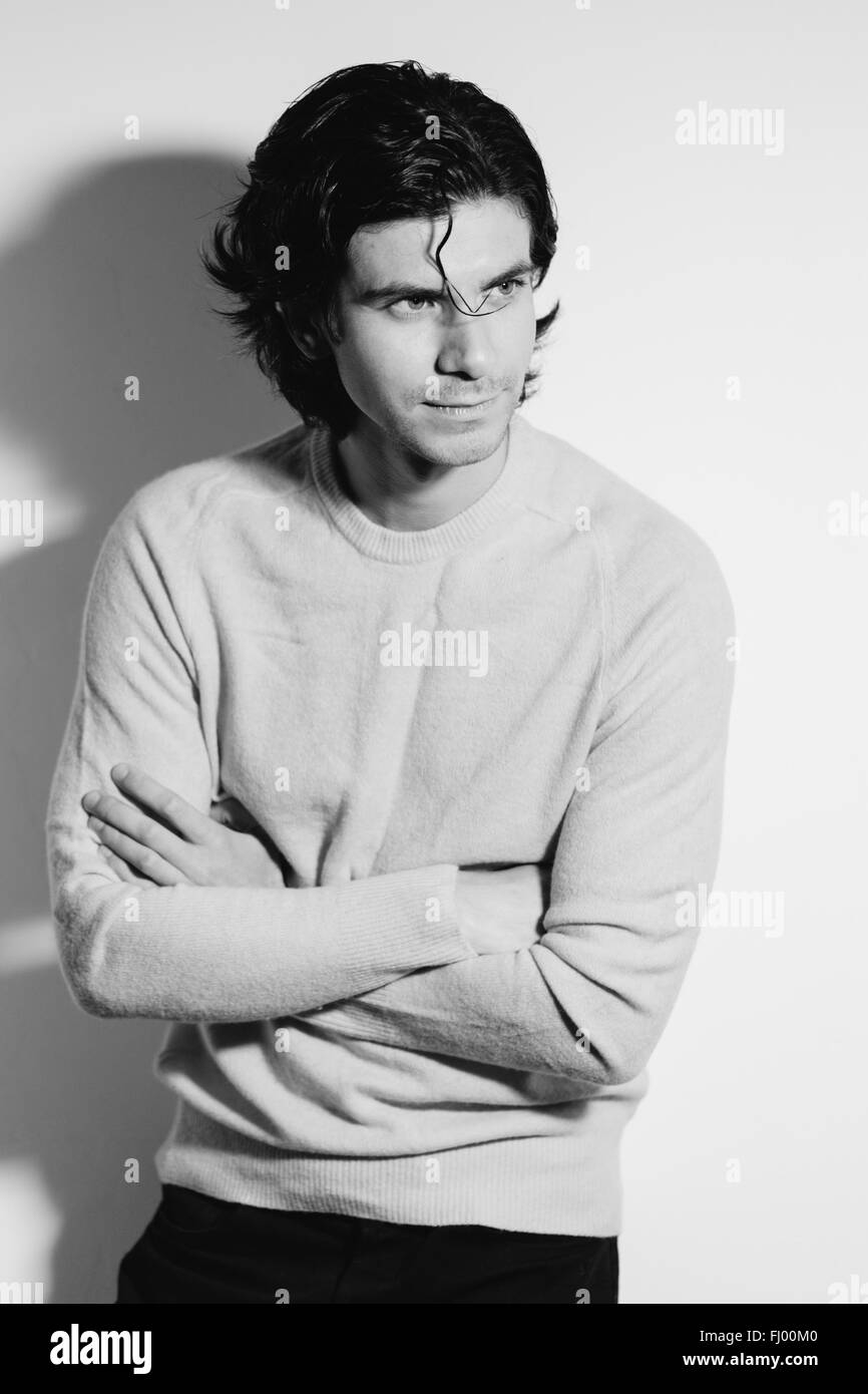 Folded arms man Black and White Stock Photos & Images - Alamy