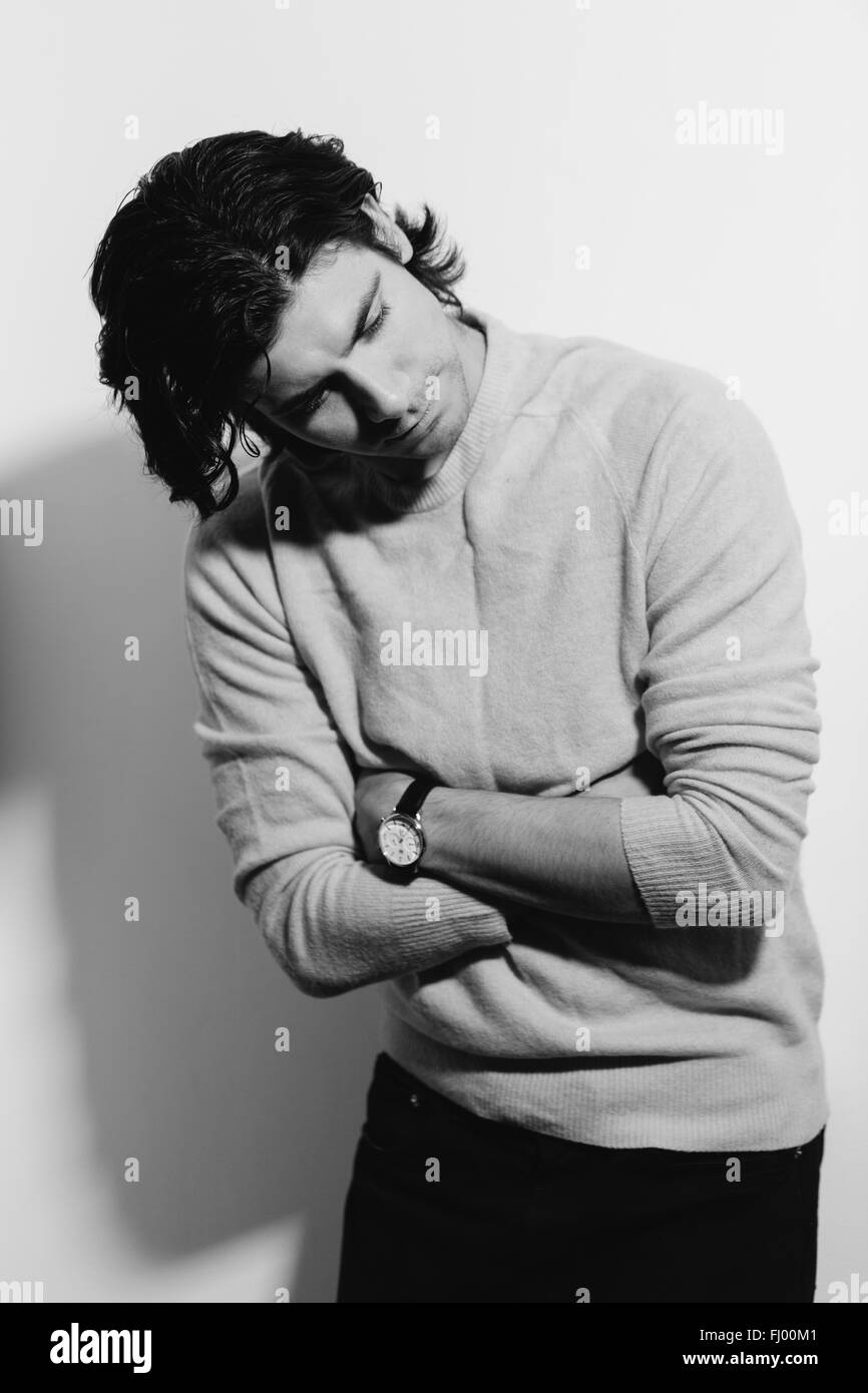 Folded arms man Black and White Stock Photos & Images - Alamy