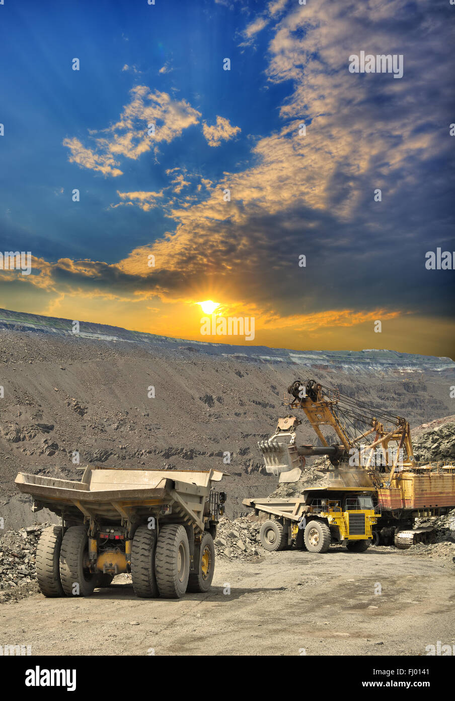 Loading dump trucks hi-res stock photography and images - Alamy