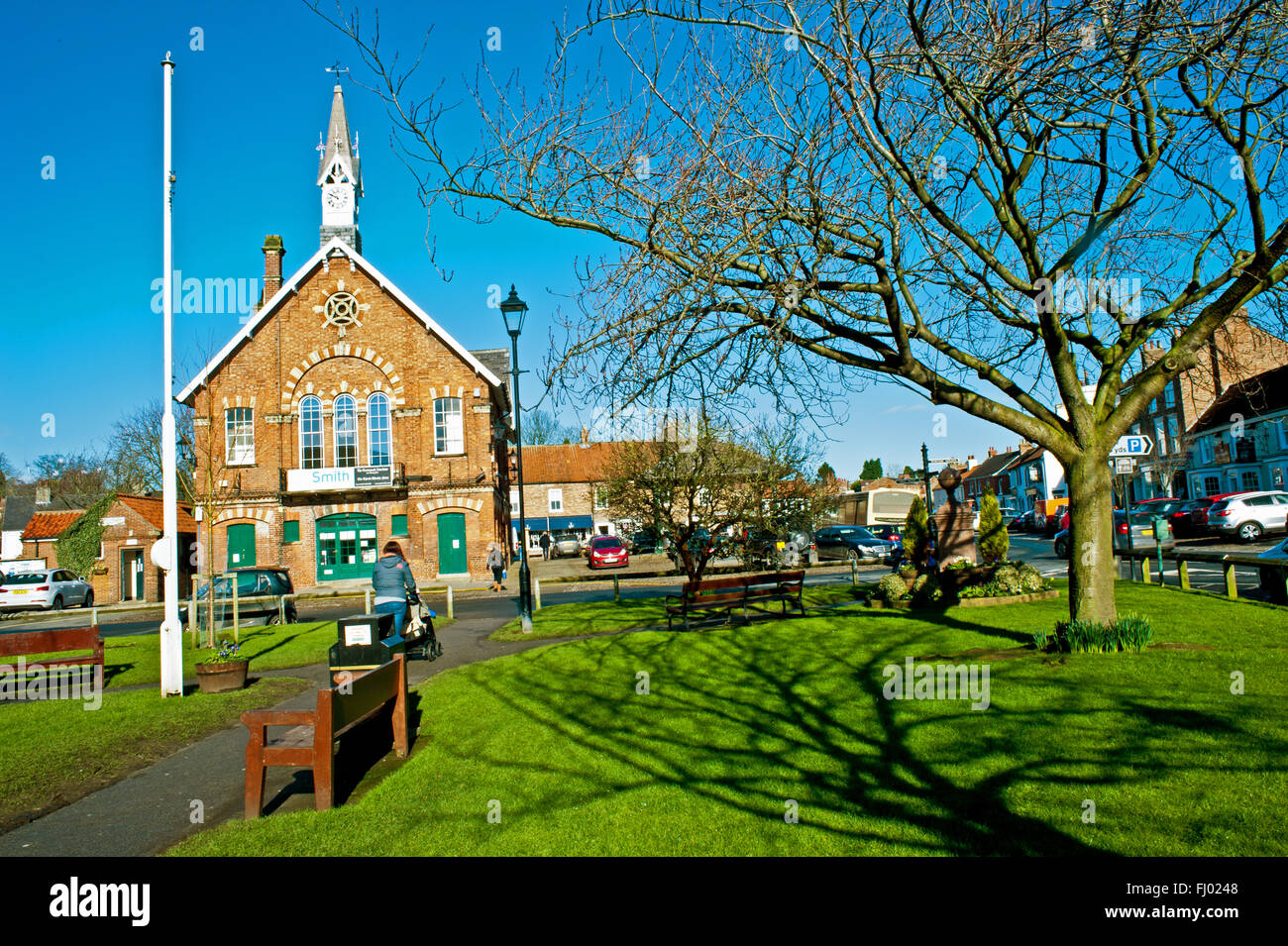 Market Square and Town Hall, Easingwold, Yorkshire Stock Photo - Alamy