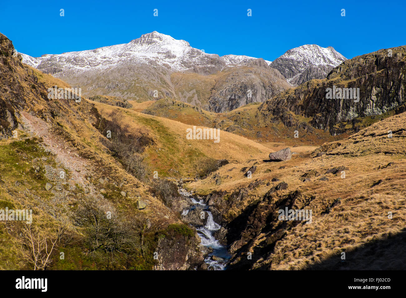 The approach to Upper Eskdale and the Scafell range from Eskdale in ...