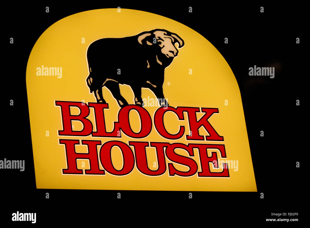 Block house hi-res stock photography and images - Alamy
