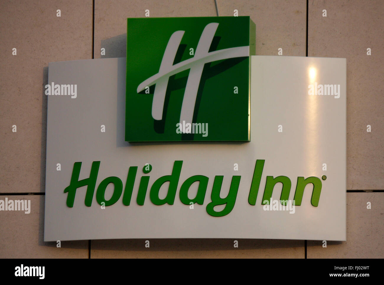 Holiday inn logo hi-res stock photography and images - Alamy