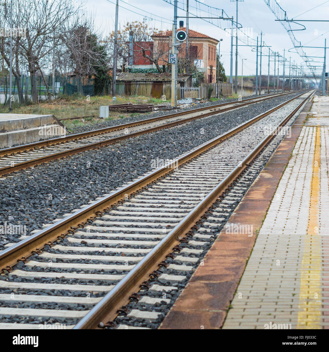 Cross rail lines hi-res stock photography and images - Alamy
