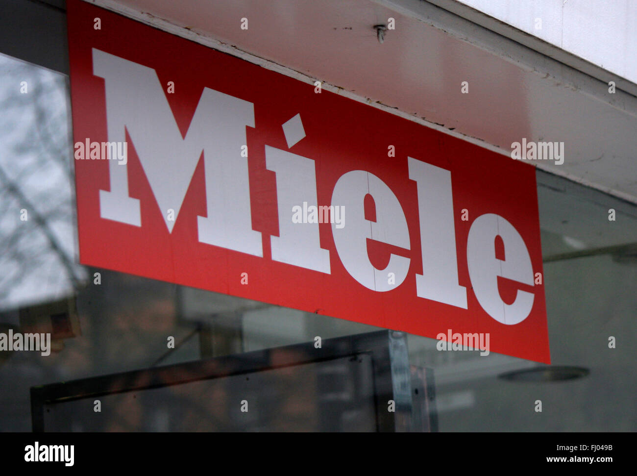 Miele logo hi-res stock photography and images - Alamy