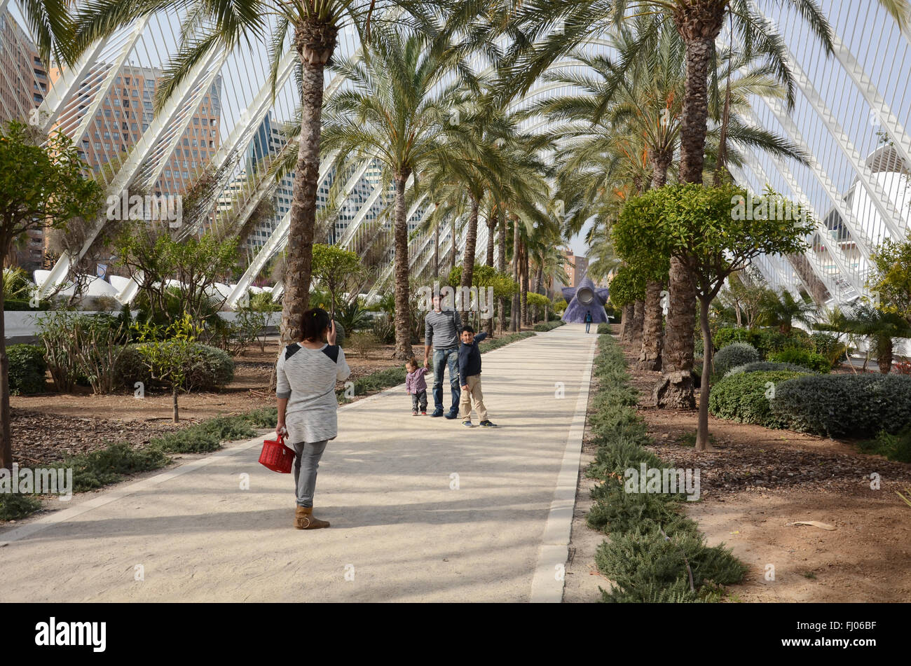 Umbracle gardens, Ciudad de las Artes y las Ciencias,Valencia Spain ...