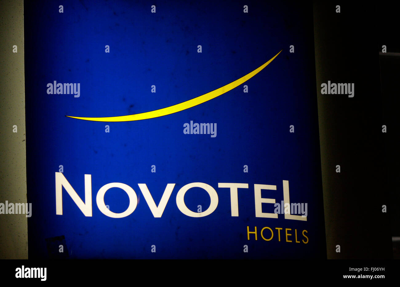 Novotel logo hi-res stock photography and images - Alamy