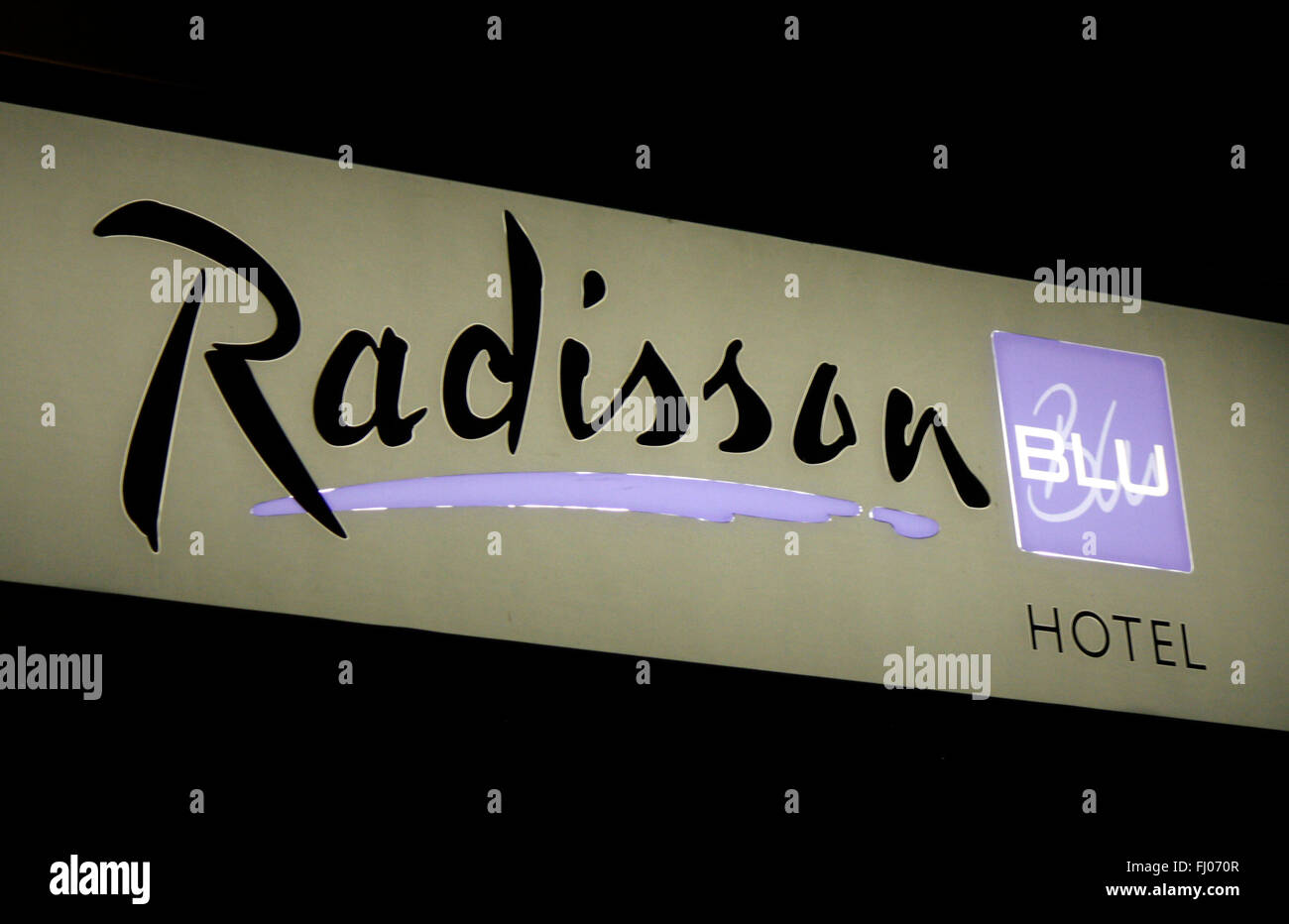 Radisson logo hi-res stock photography and images - Alamy