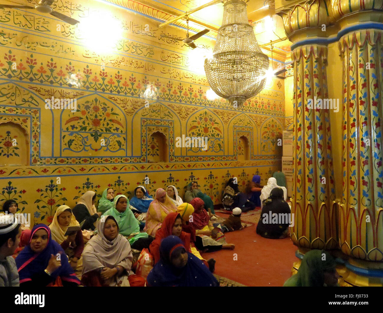 Shrine of sufi saint hazrat khwaja moinuddin chishti hi-res stock ...