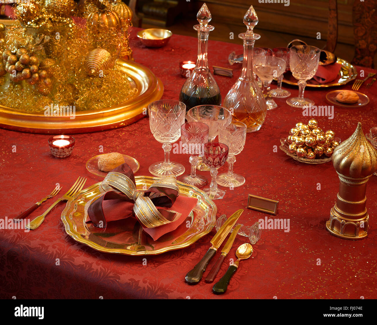 Party dinner table hi-res stock photography and images - Alamy