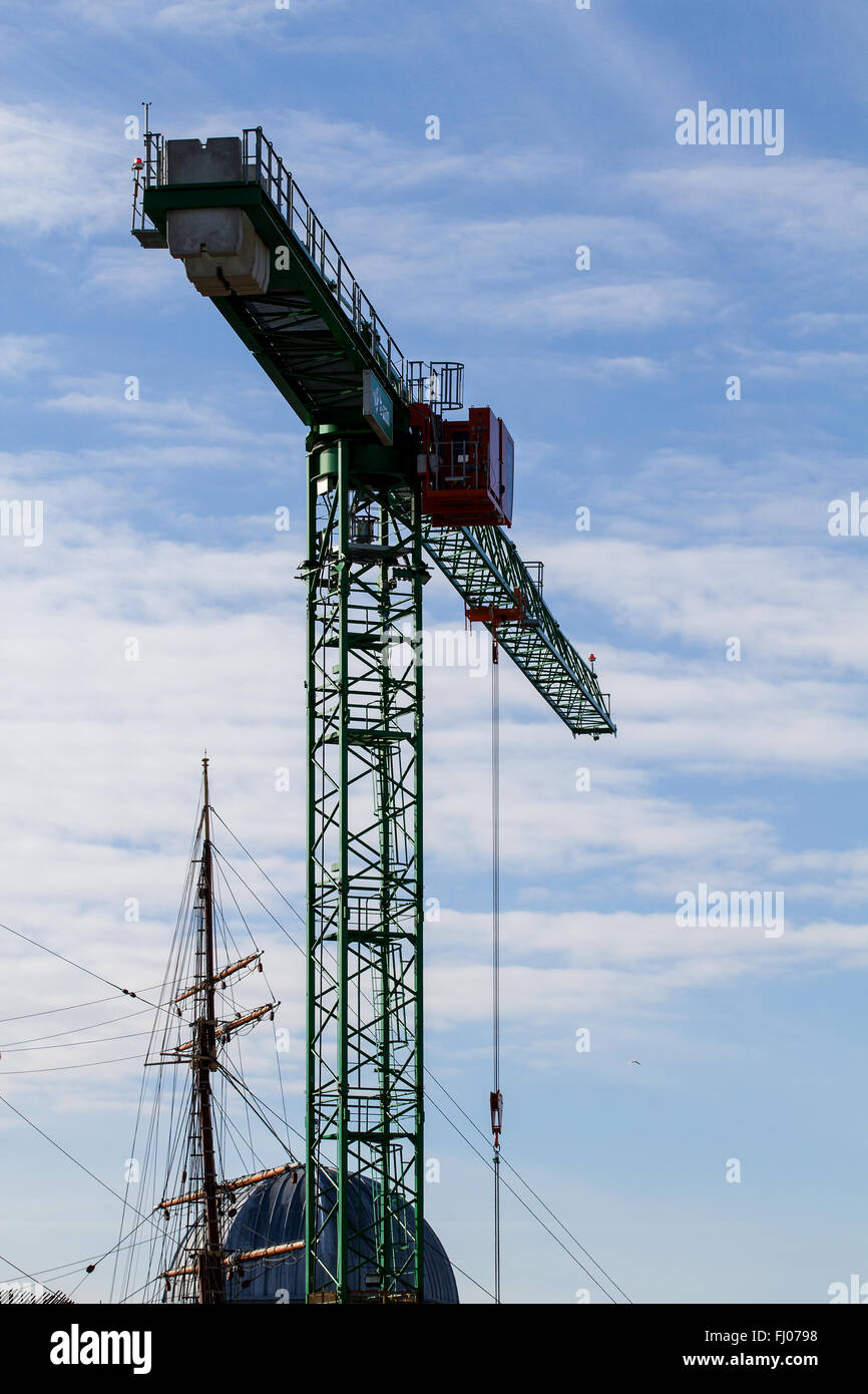 Dundee waterfront development project hi-res stock photography and ...