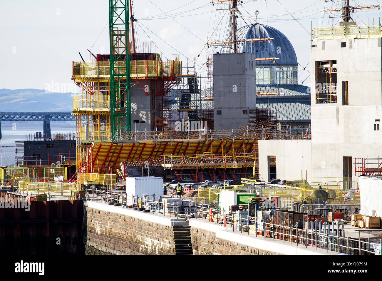 Dundee waterfront development project hi-res stock photography and ...