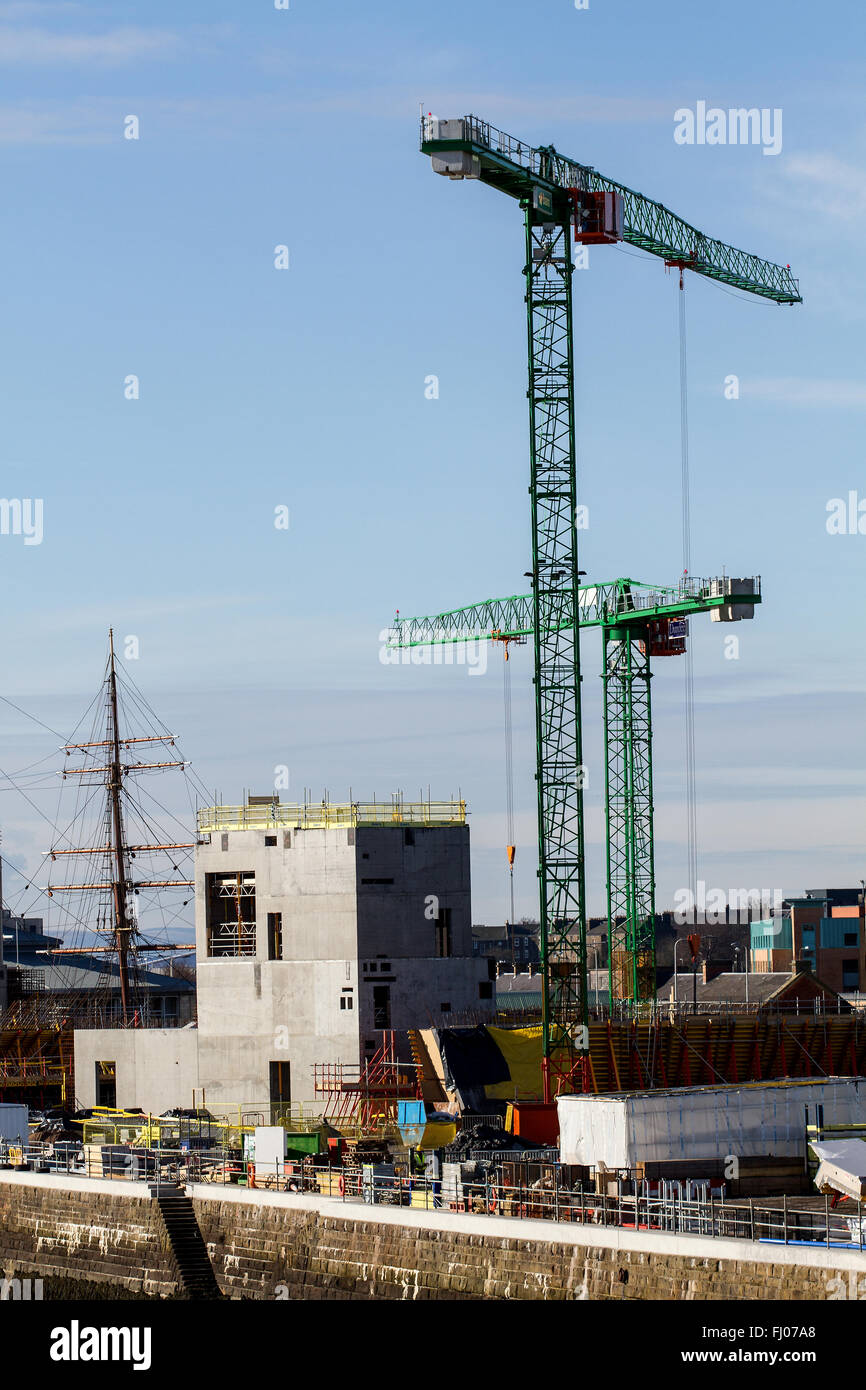 Dundee waterfront development project hi-res stock photography and ...