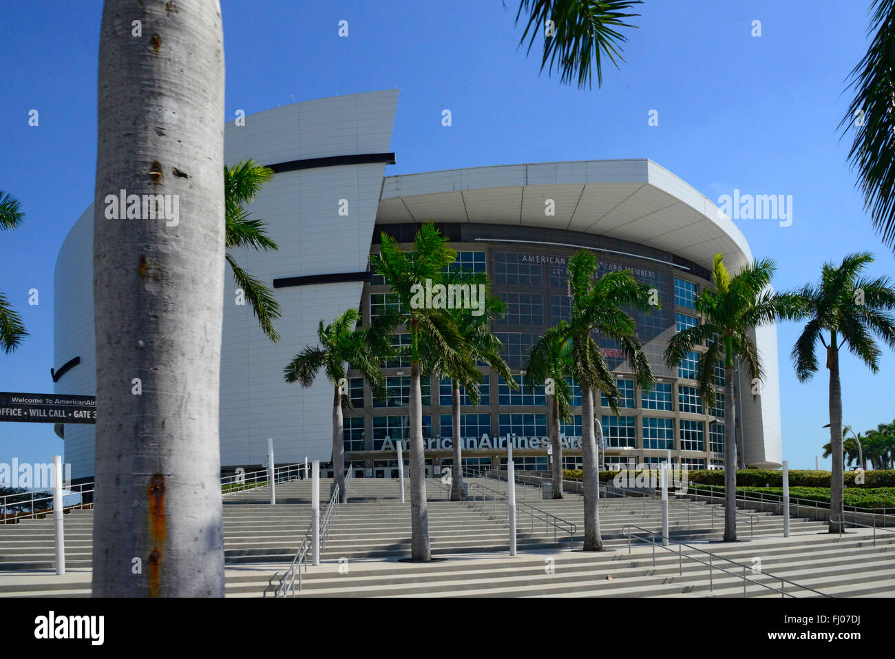 American airlines arena center miami hi-res stock photography and ...