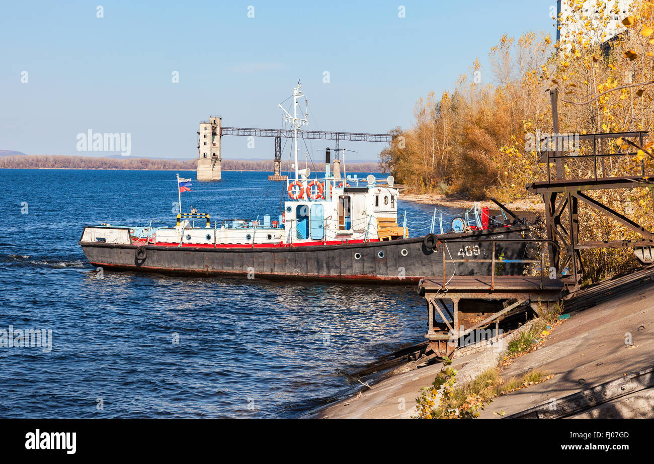 Vessel type "Yaroslavets" project RVN-376 on the river Volga in clear ...