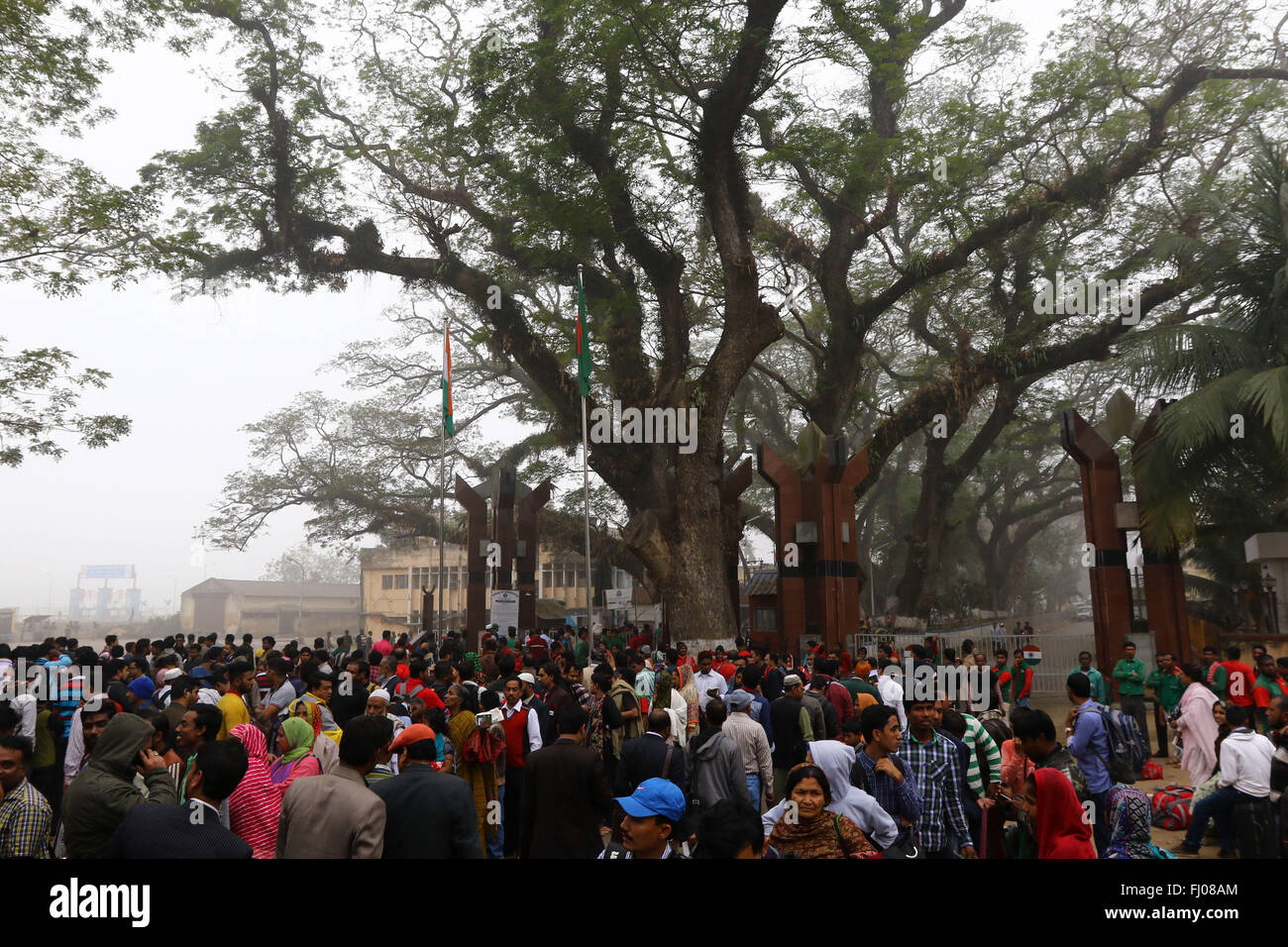 People wait for immigration check border crossings on the no man's land ...