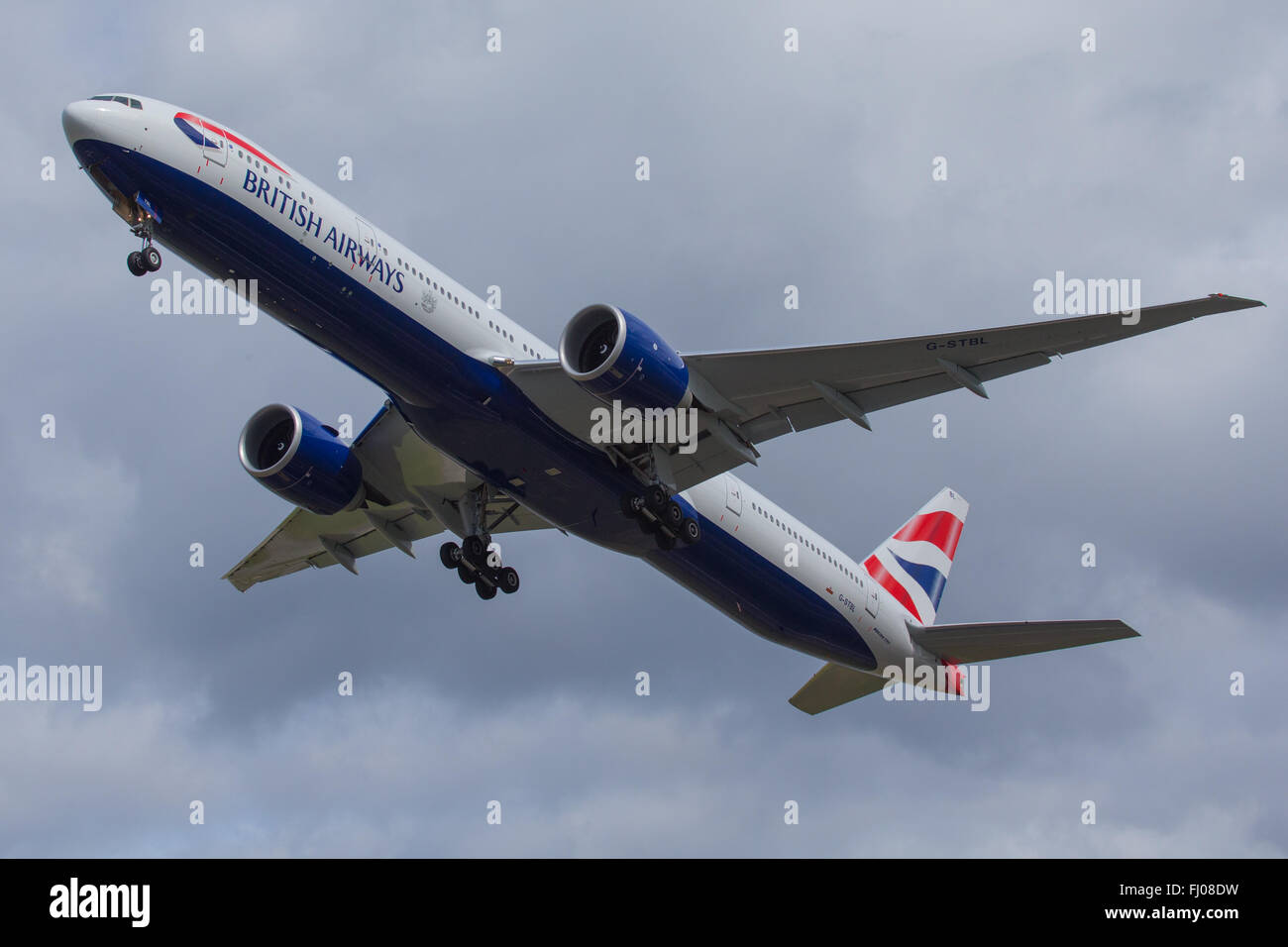 Ba boeing 777 landing hi-res stock photography and images - Alamy