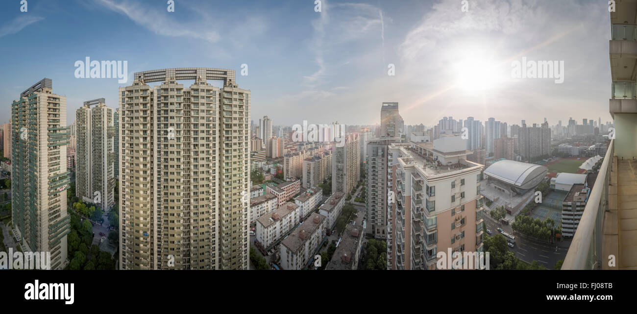 People looking into sky shanghai hi-res stock photography and images ...