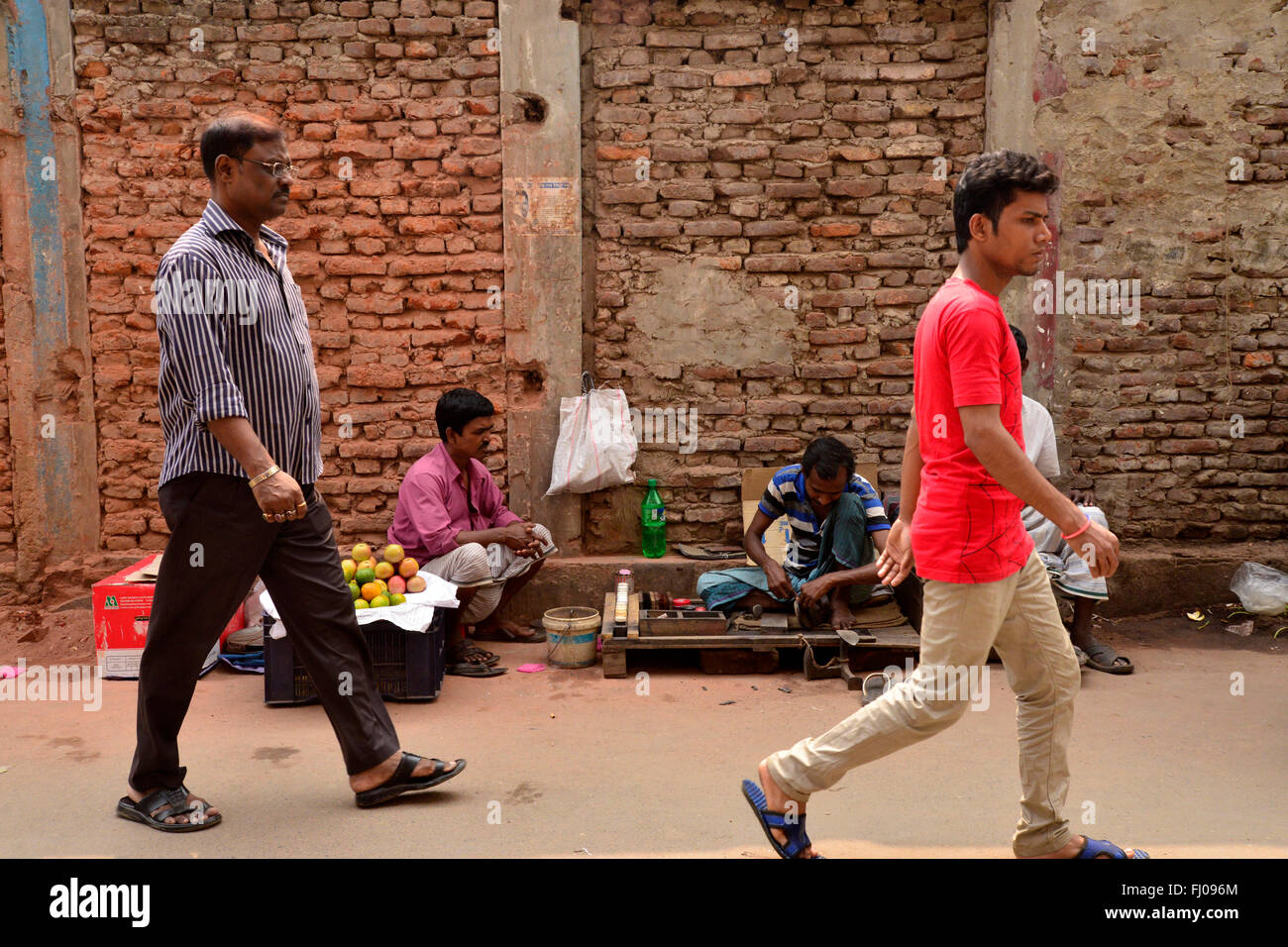 Street in old dhaka bangladesh hi-res stock photography and images - Alamy