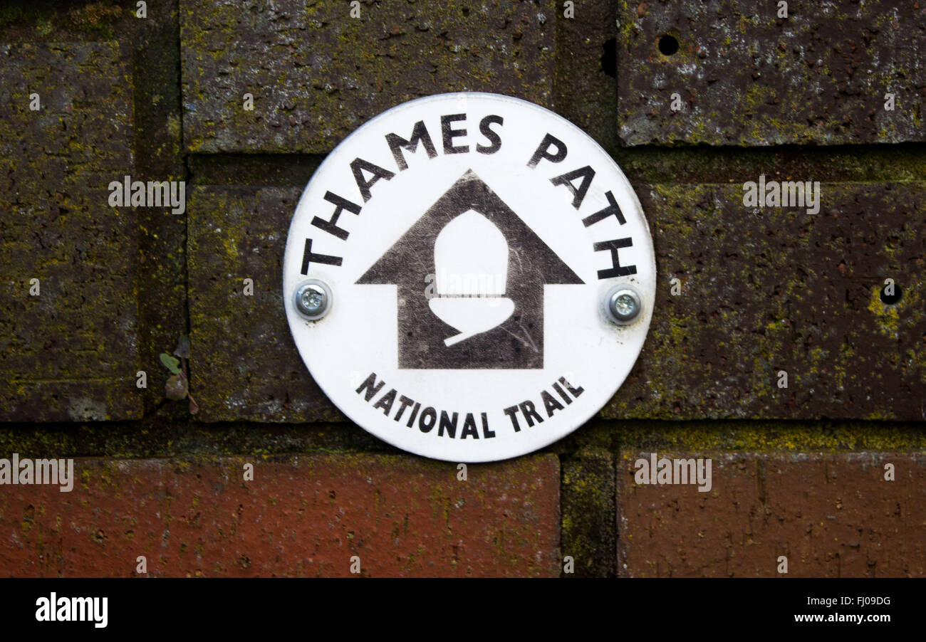 Thames Path National Trail Acorn Plaque Stock Photo - Alamy
