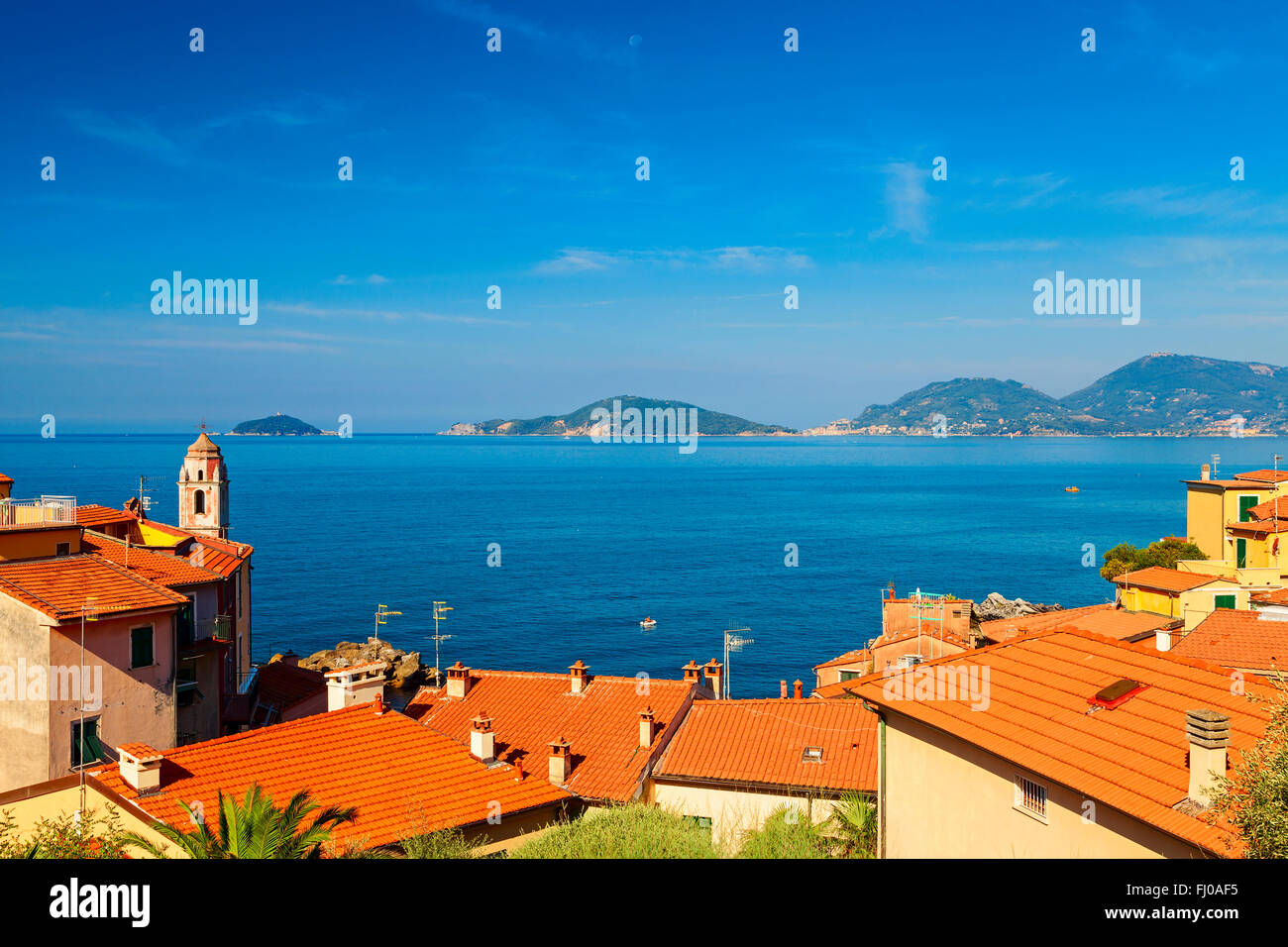 Tellaro beach hi-res stock photography and images - Alamy