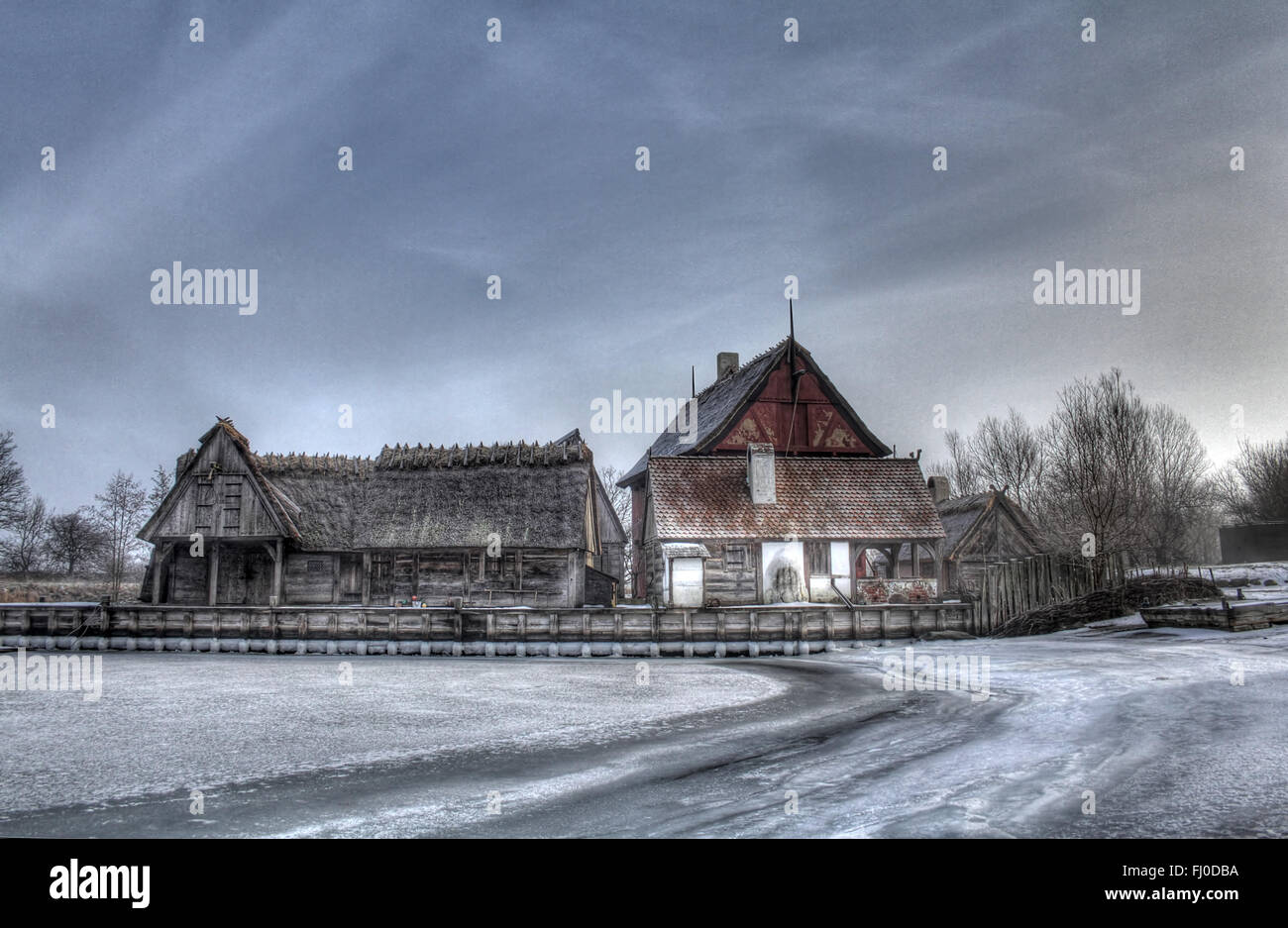 Medieval village houses hi-res stock photography and images - Alamy