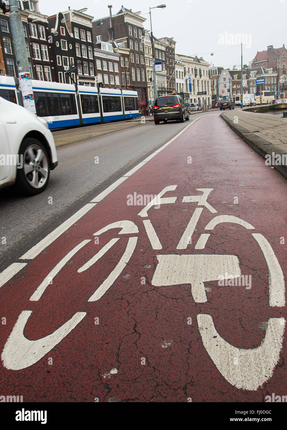 Road signage on a cycle lane in central Amsterdam Stock Photo - Alamy