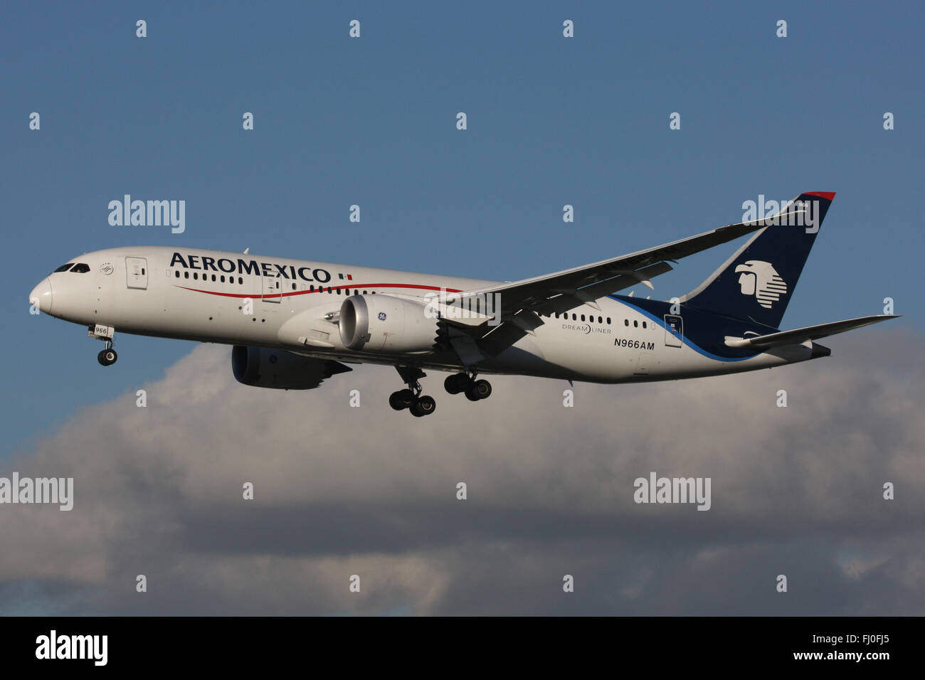 AEROMEXICO 787 DREAMLINER Stock Photo - Alamy